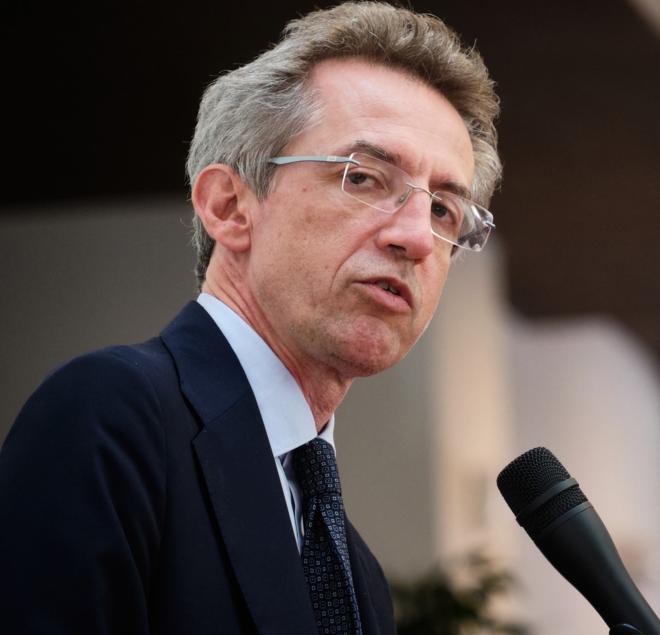 Napoli, scoppia la "grana" del direttore generale in casa Manfredi